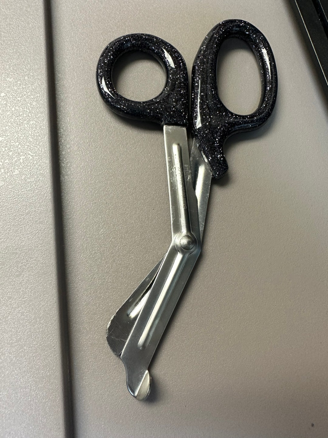 Custom Glitter Trauma Shears - Etsy