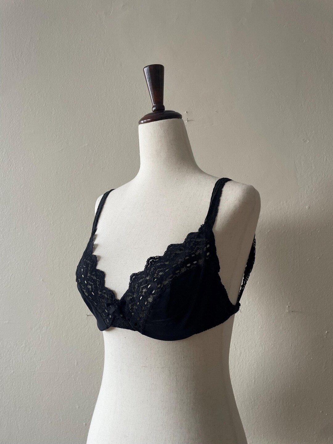 Vintage Black Lacy Bra (36C) - Etsy