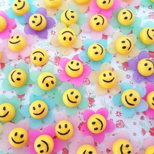 5/10 Assorted Frosted Happy Smiley Face Flower Pastel Acrylic Pendants ...