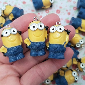 2/4/6 Cute Cartoon 3D Minions Resin Charms Crafts Jewellery Keyring ...