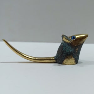 Mouse - Animal - Symbol of Adaptability and Resourcefulness - Capacity ...