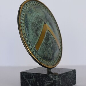 Ancient Greek Spartan Shield Λ Symbol King Leonidas and 300 Marble Base ...