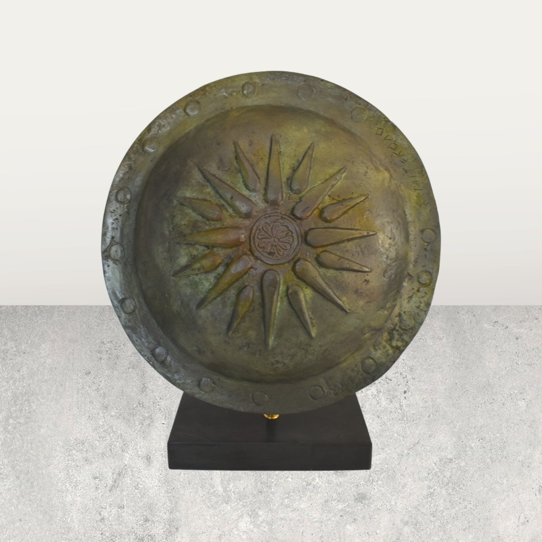 Ancient Greek Macedonian Shield - Vergina Sun - Represents the Totality ...
