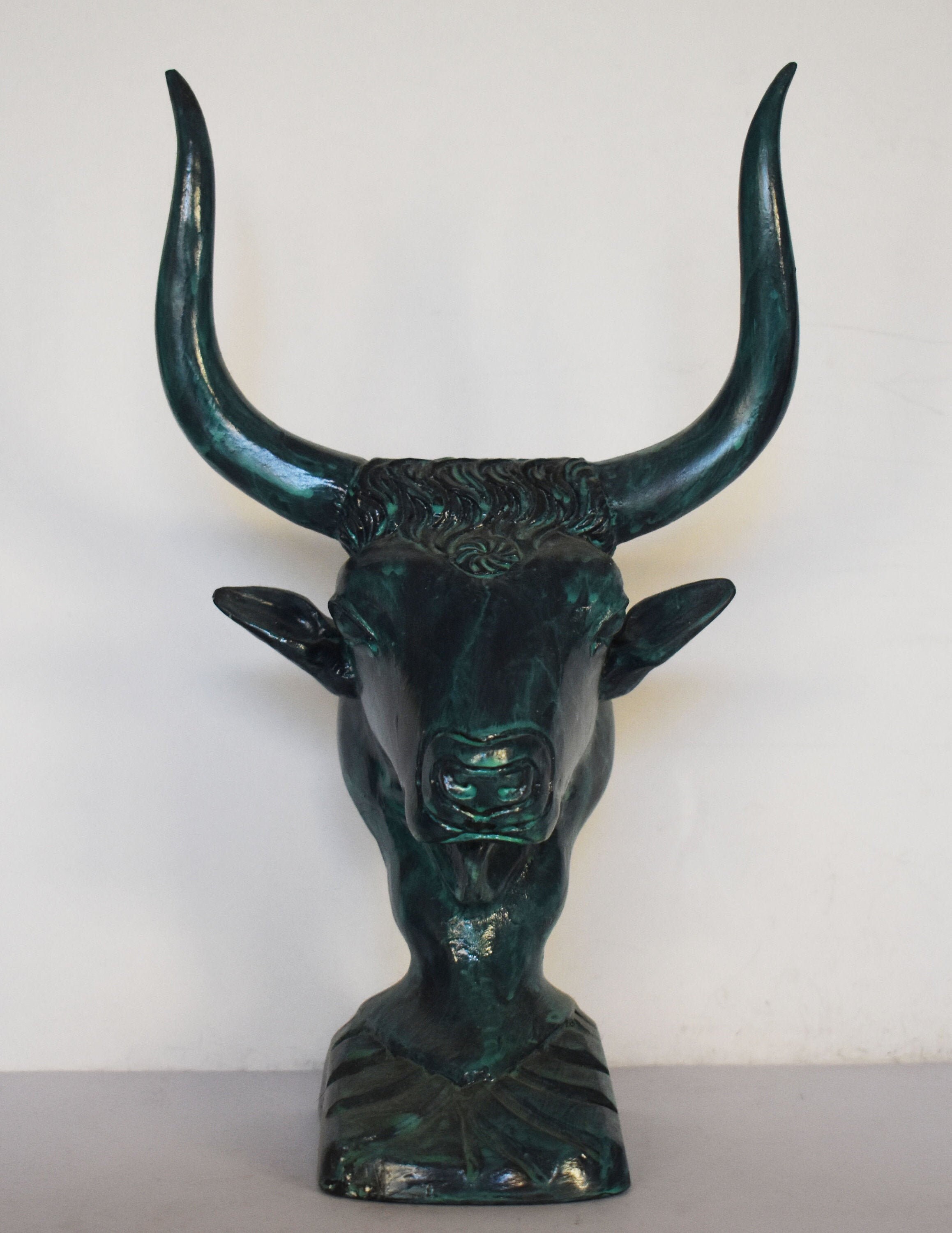 Poseidon Symbol Bull