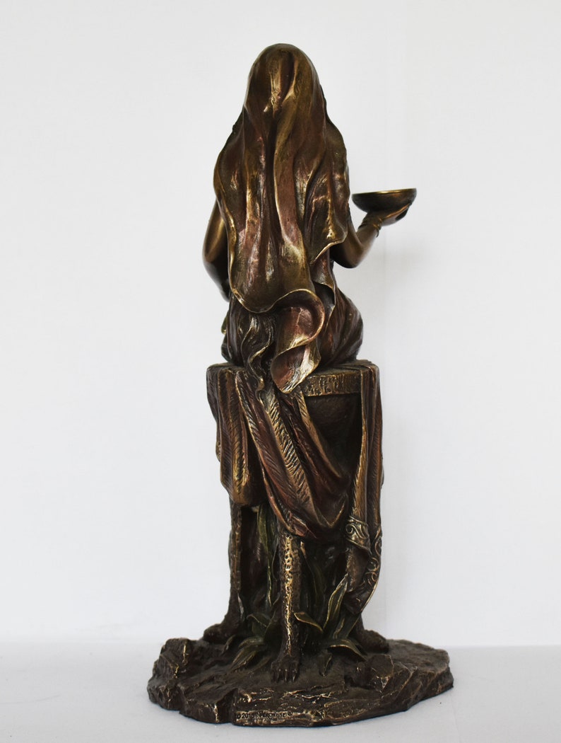 Pythia High Priestess of the Apollo's Temple at Delphi | Etsy