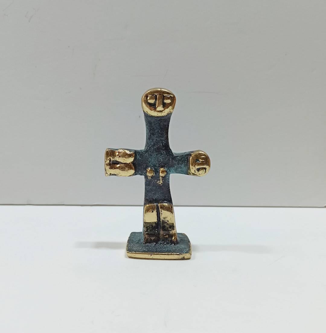 Idol of Pomos - Chalcolithic Period - 3000 BC - Cyprus Museum, Nicosia ...