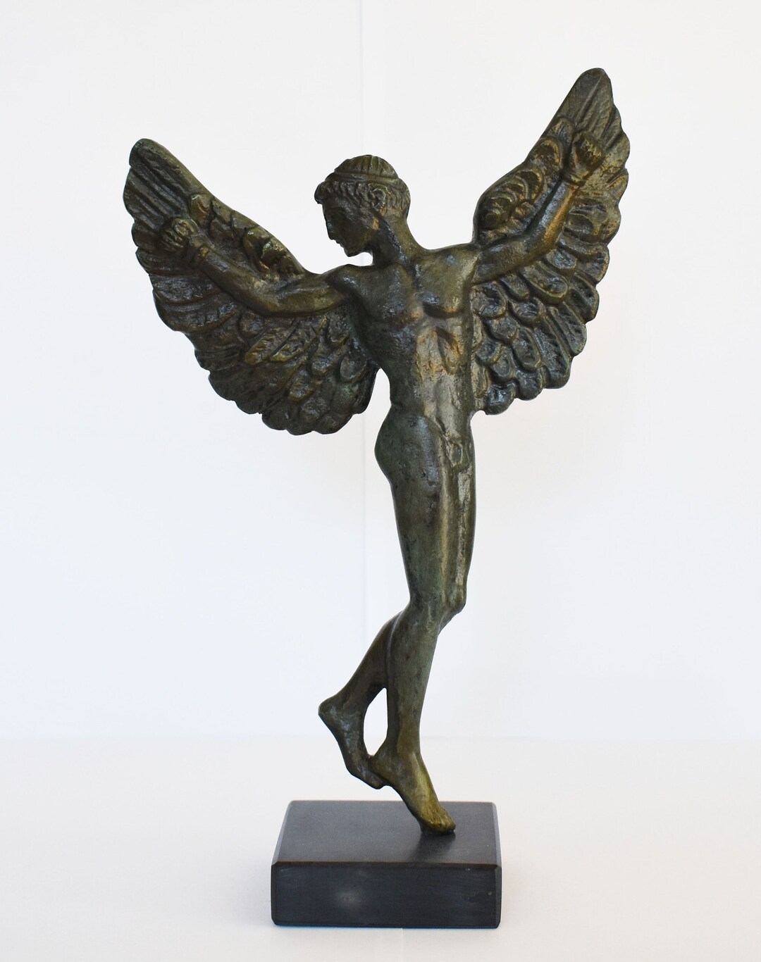 Icarus - Son of Daedalus - Escape From Crete With Wings From Wax and ...