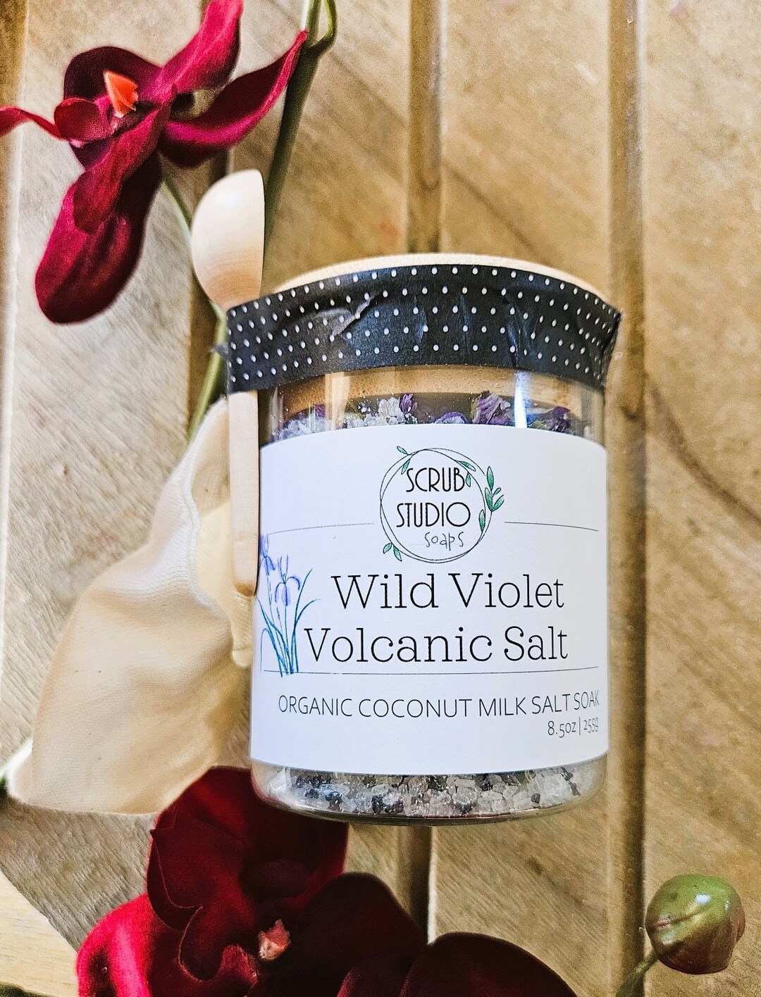 Wild Violet Coconut Milk Volcanic Salt Soak | Glass Jar With Spoon and ...