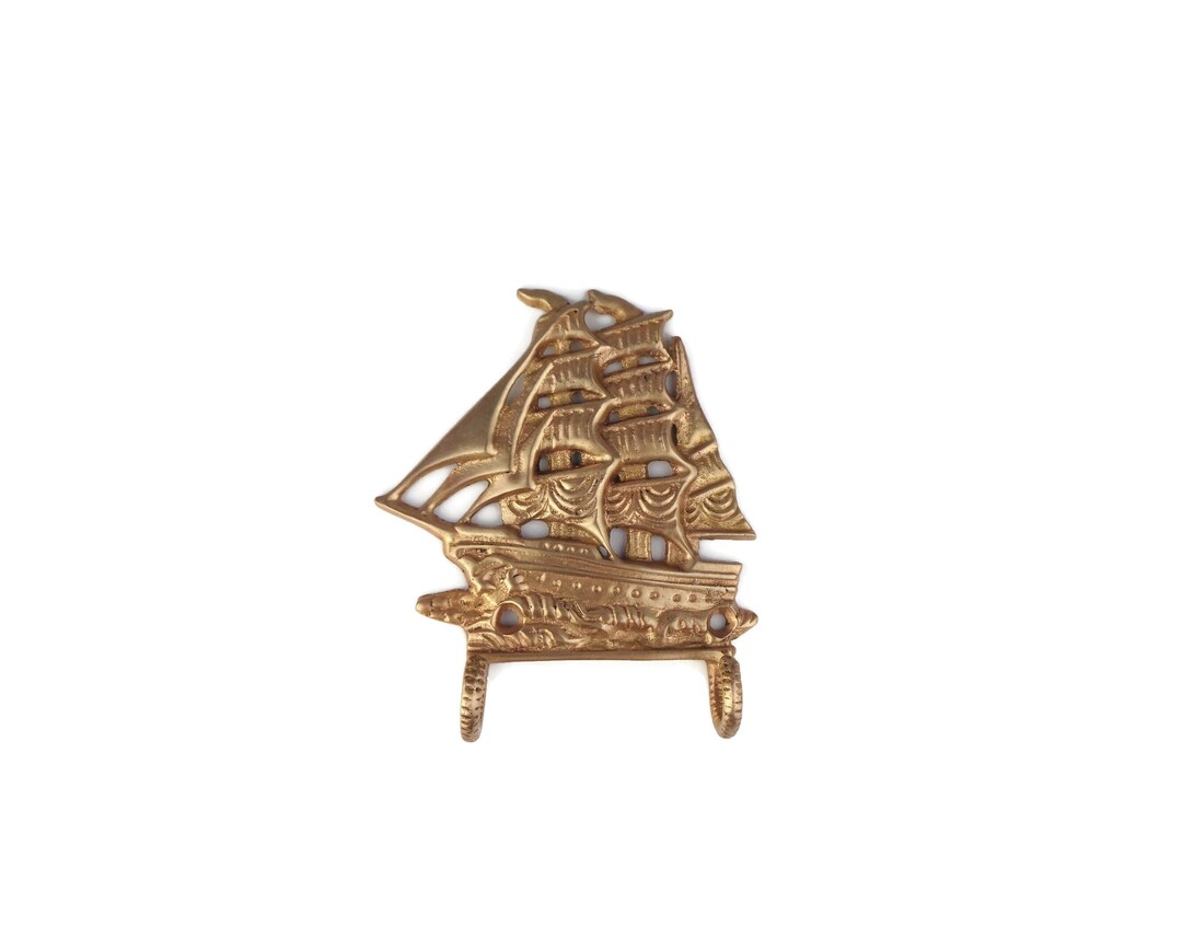 Wall Key Holder With Ship, Vintage Wall Key Display, Ship Shaped Key ...