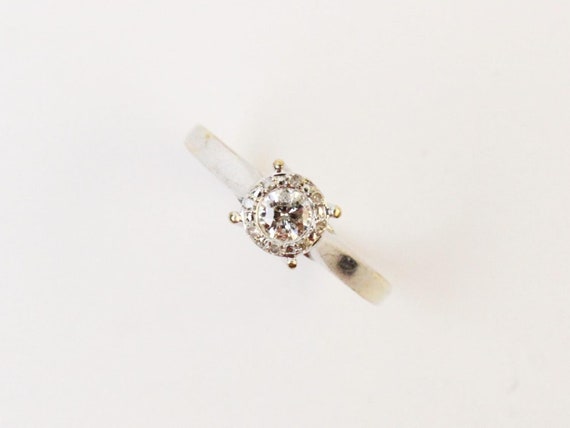 9ct white gold cluster ring store