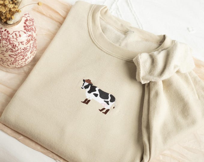 Cow Sweatshirt, Cow Shirt, Western Crewneck Comfort Sweatshirt Cottage ...