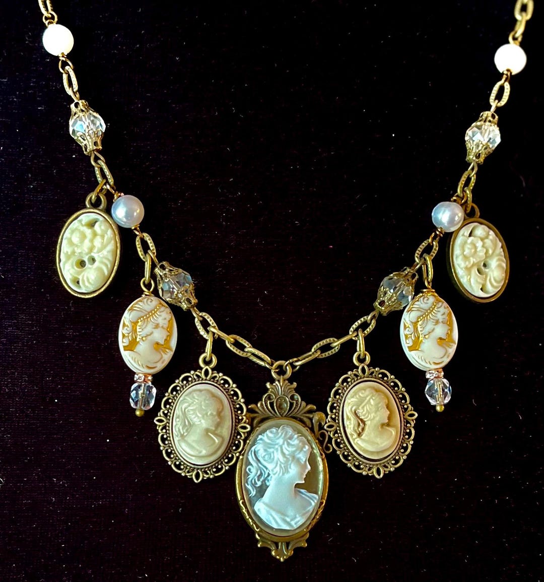Vintage Victorian Style Cream Cameos Bib Choker Necklace/victorian ...