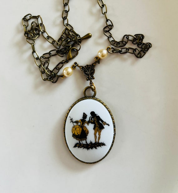 Vintage silhouette necklace store