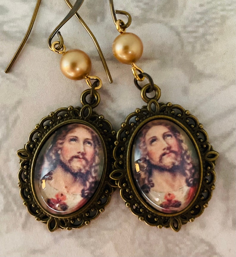 Sacred Heart of Jesus Vintage Style Earrings Austrian Beige - Etsy