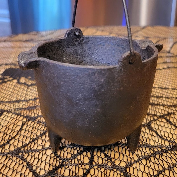Antique Cauldron - Etsy