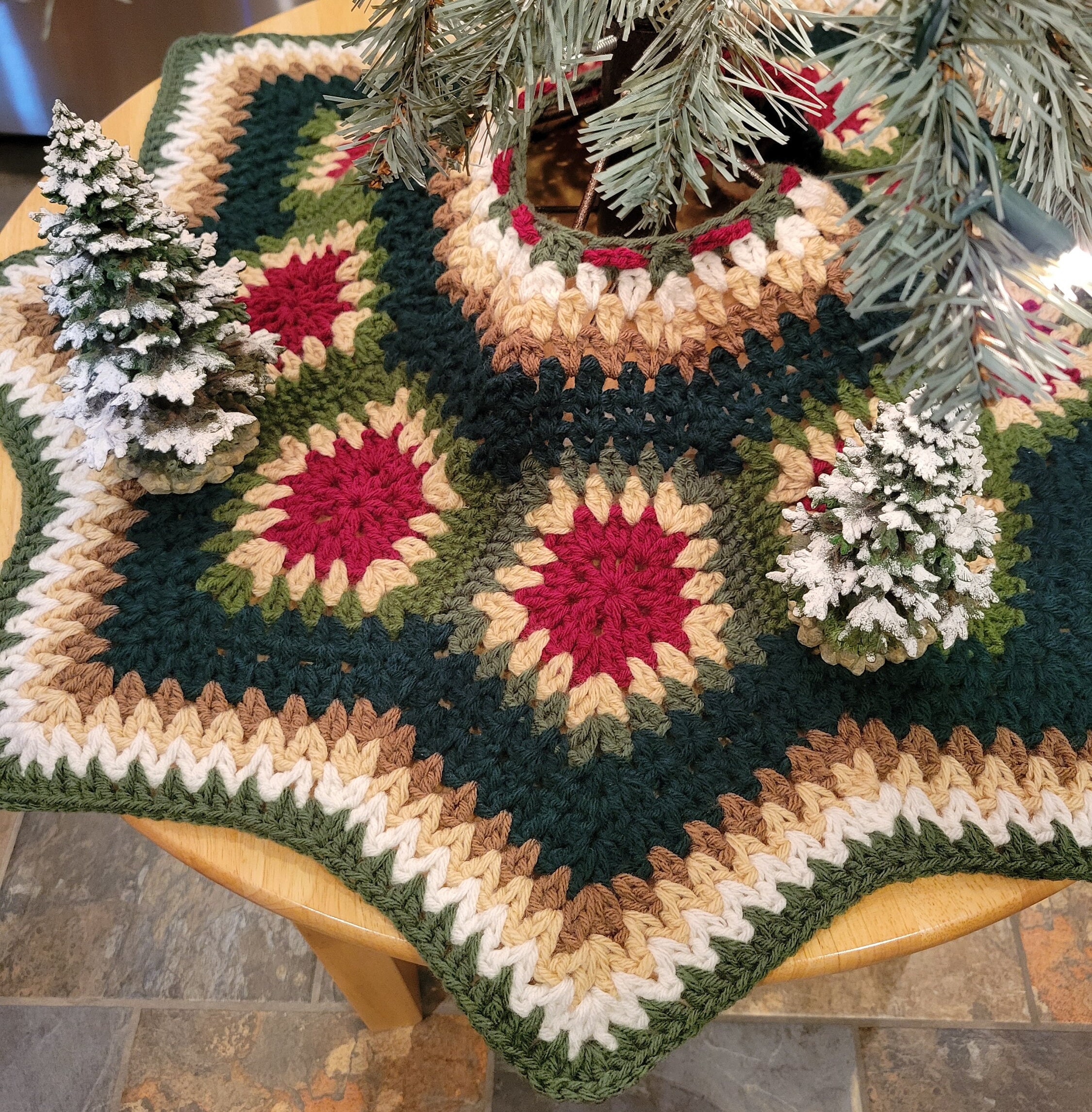 Granny Ripple Tabletop Pencil Tree Skirt/ Vintage Crochet Pattern ...