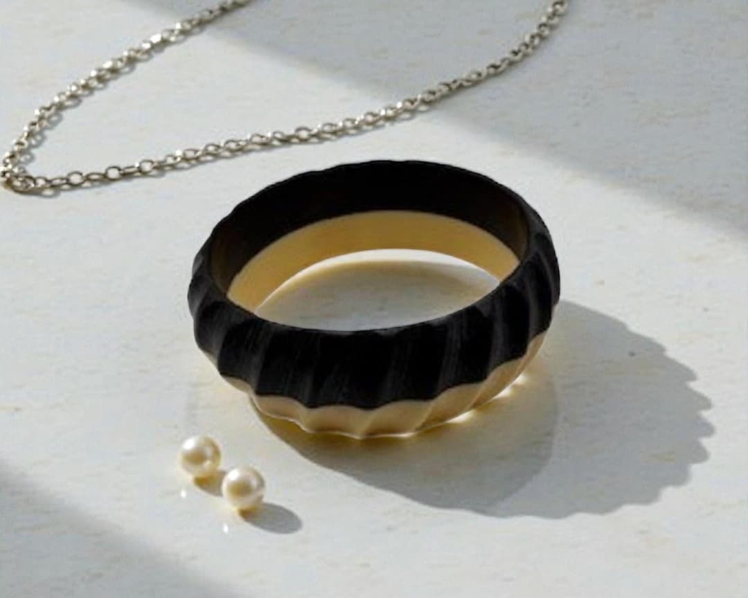 Pehowa Black & Ivory Rounded Resin Bangle - Etsy