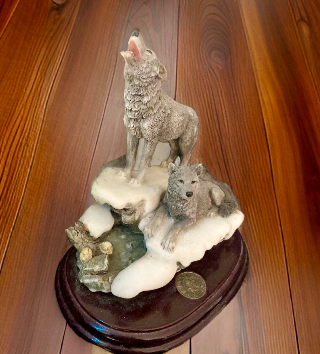 Sculpture of Two Wolves - Etsy