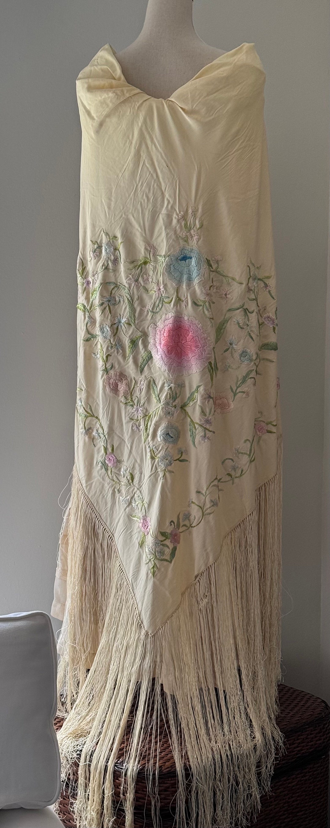 Stunning Vintage Ivory Silk Piano Scarf With Beautiful Pastel Floral ...
