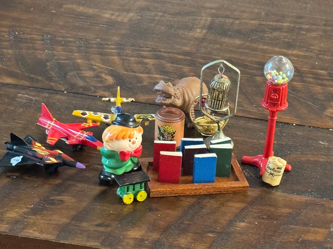Vintage Toy Collectables Lot-matchbox Ring Raiders, Enesco, Doll House ...