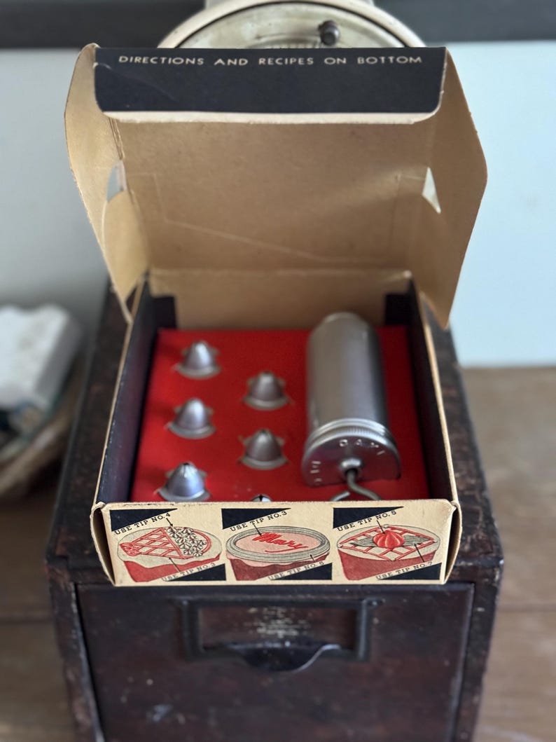 Vintage Cake Decorating Set-1950s - Etsy