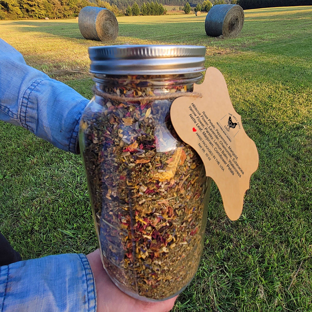 Chicken Nesting Box Herbs in a 64 Oz Mason Jar - Chicken Gift - 10 Oz ...