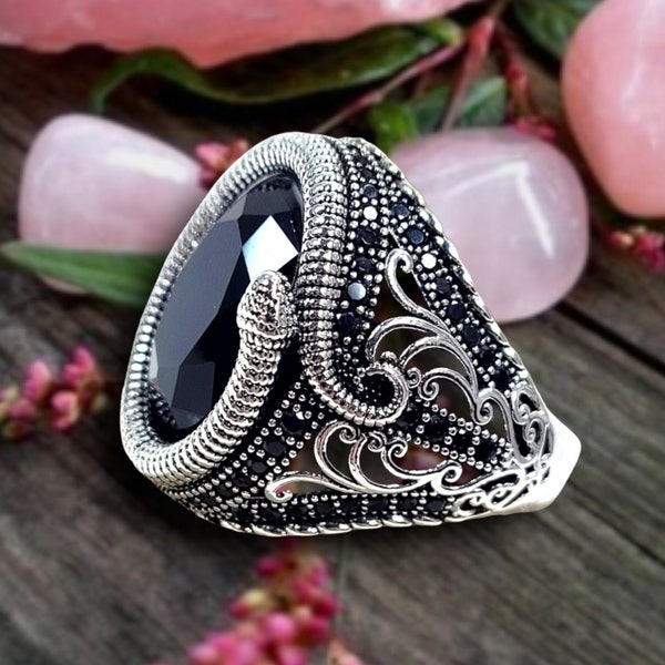 Onyx Wheel of Time Ring - Etsy