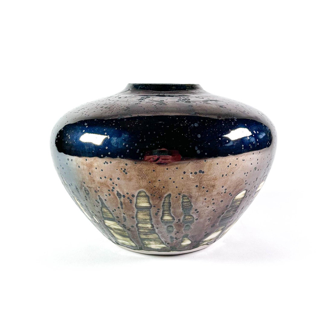 Rounded & Reflective Cosmic Vase second - Etsy
