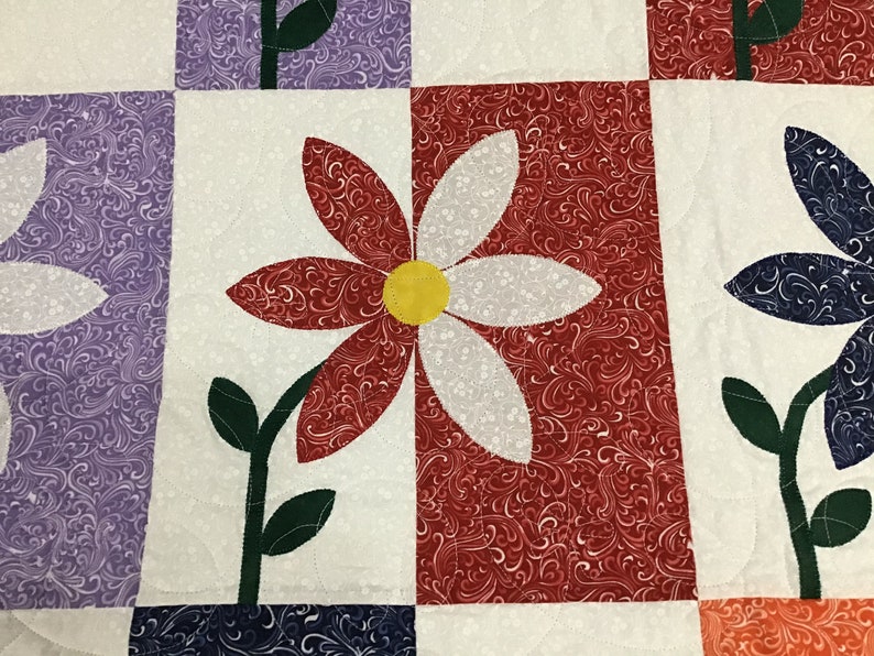 Appliquéd Daisy Quilt, Made in Newfoundland, Twin Size 74x90, Cotton ...