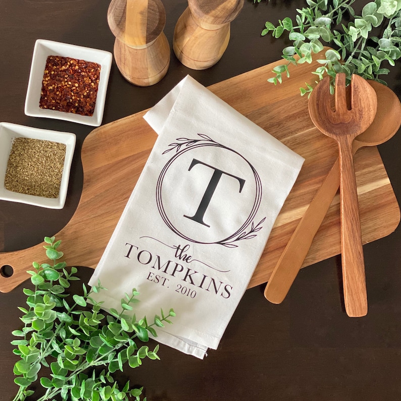 Monogram Kitchen Towel // Personalized Kitchen Towel // - Etsy