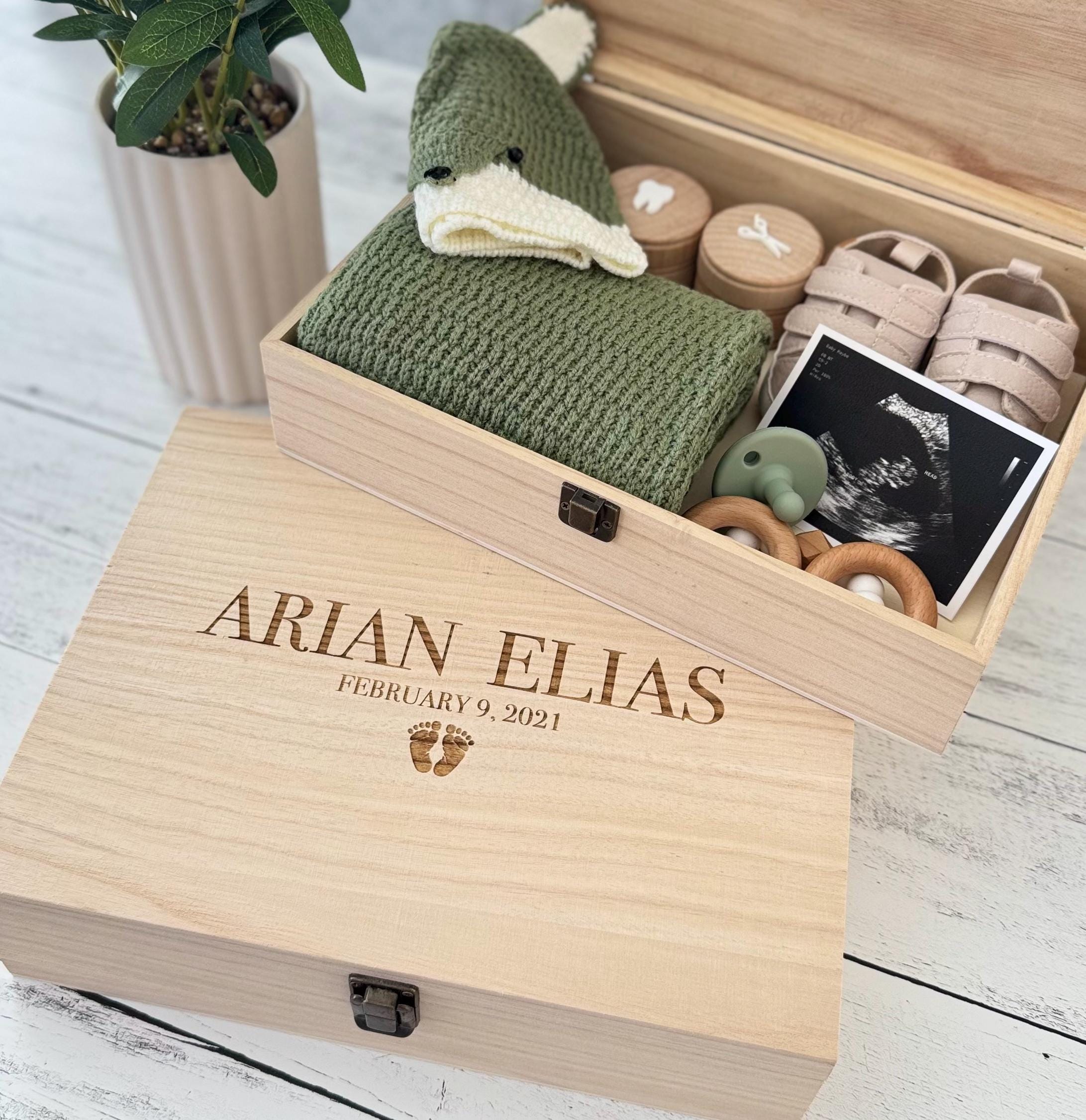 Personalized Baby Keepsake Box // Custom Baby Memory Box // Engraved ...
