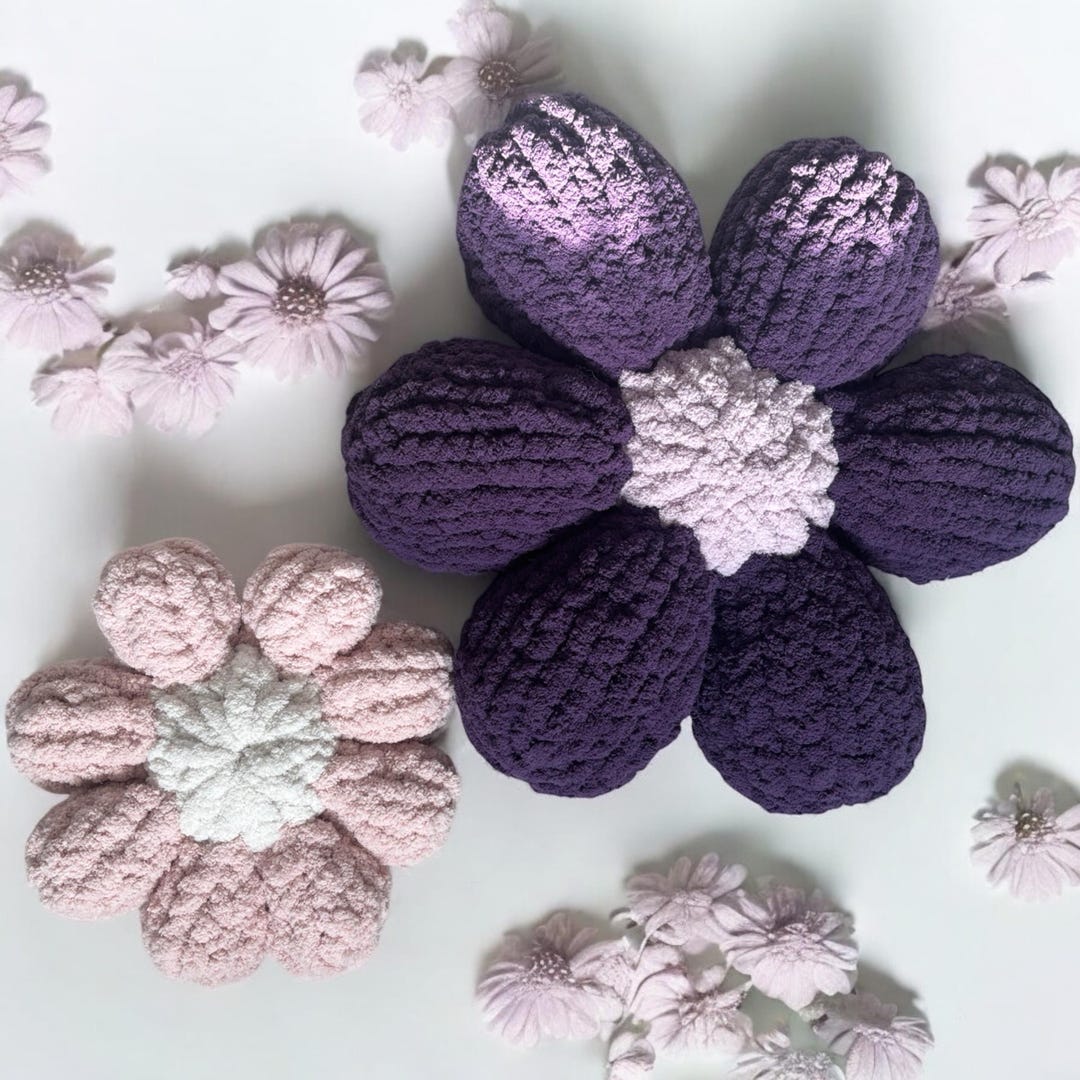 Finger Knit Chunky Flower Pillow Tutorial - Large & Mini (PDF Pattern ...