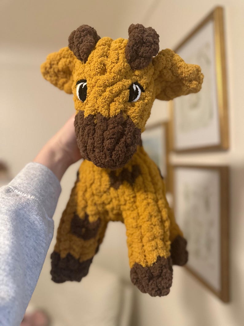 Gilly the Giraffe | Chunky Knit Plushie PDF Pattern + Video Tutorial - Etsy