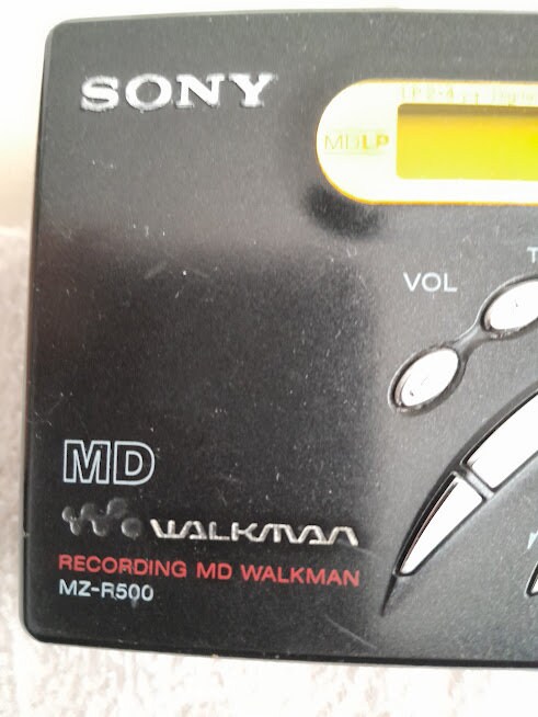 SONY Recording MD Walkman MZ-R500 in Super Good Condition, Free ...