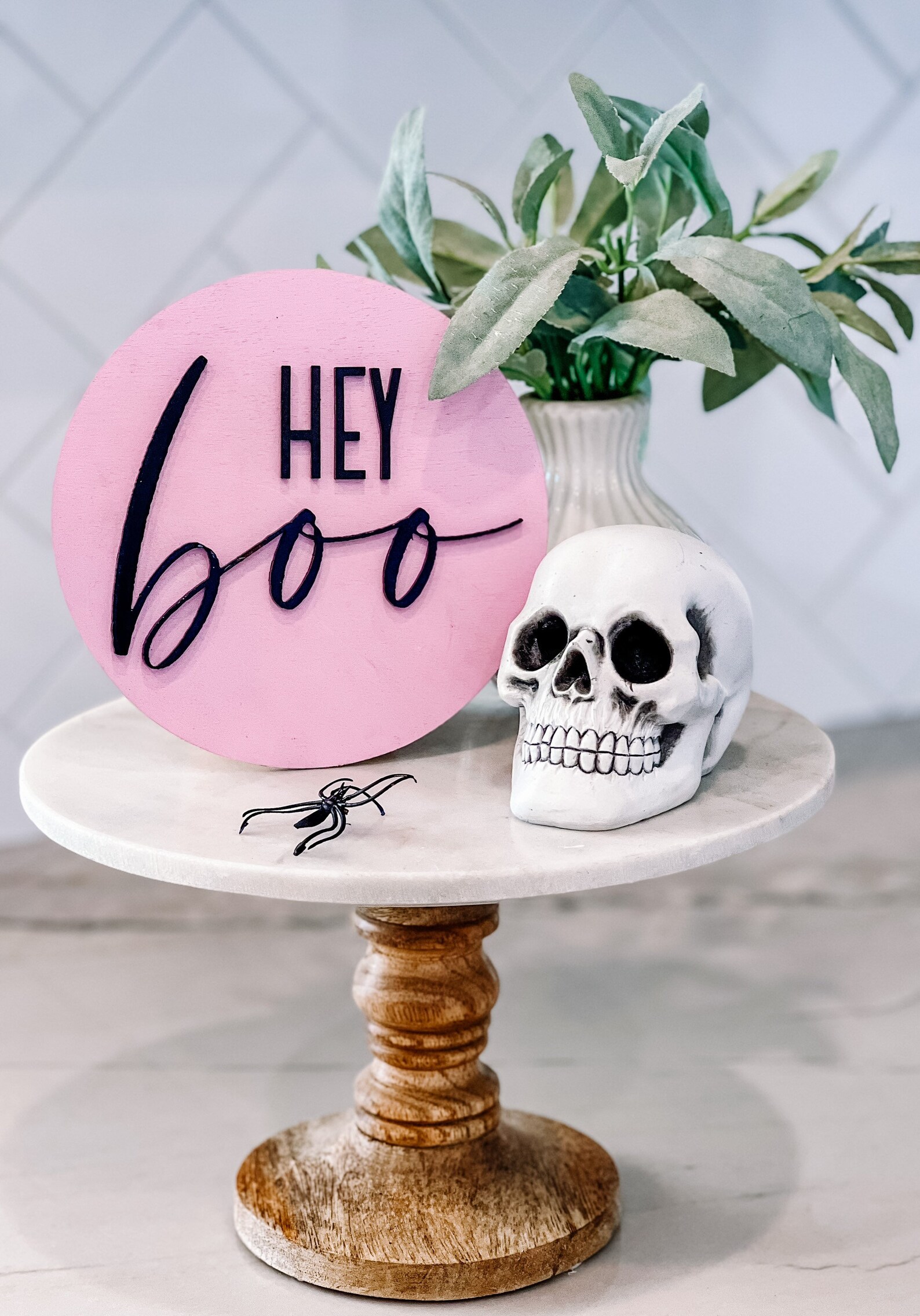 Hey Boo Round Sign SVG - Etsy