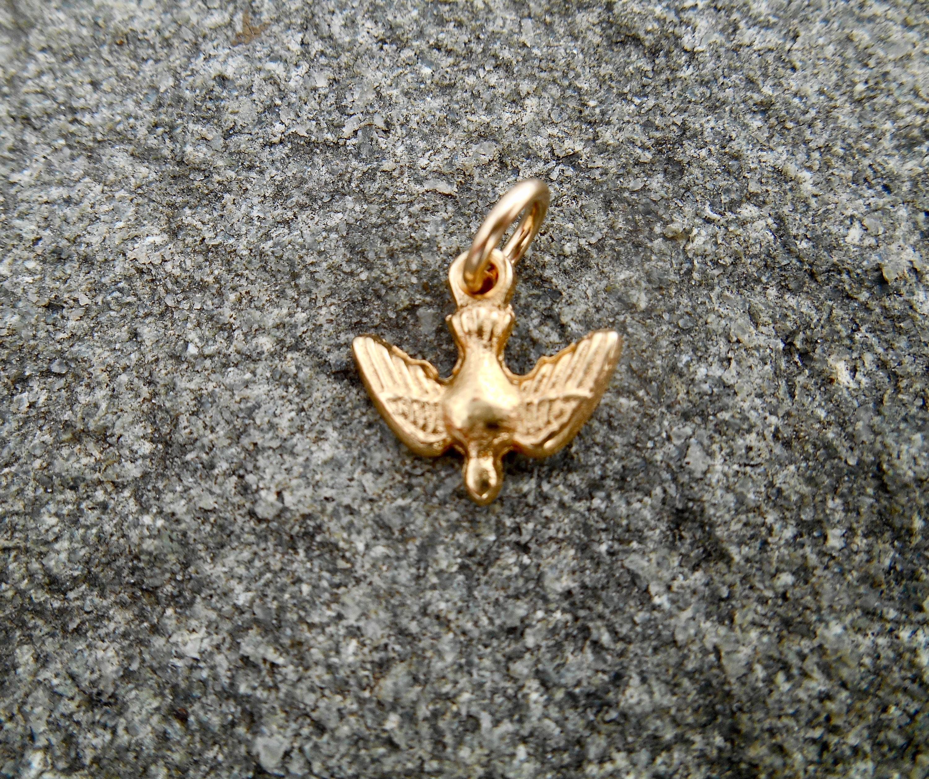 TINY Gold Tone Dove Charm/ Dove Charm for Bracelet/necklace - Etsy