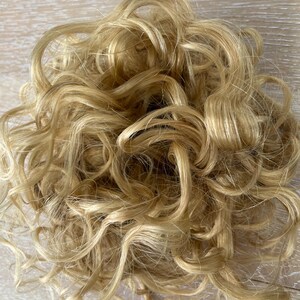 Blend in Golden Blonde Spanish Wave Hair Scrunchie in Human Hair Mix ...