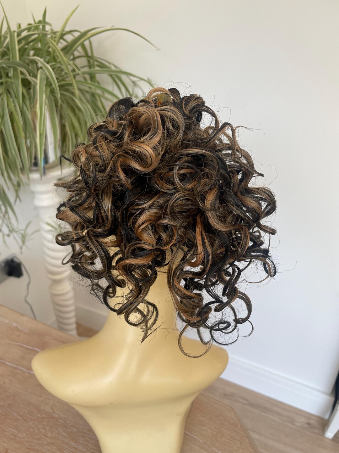 Black With Gold Highlights 1b/27 Spanish Wave Hair Scrunchie in Human ...