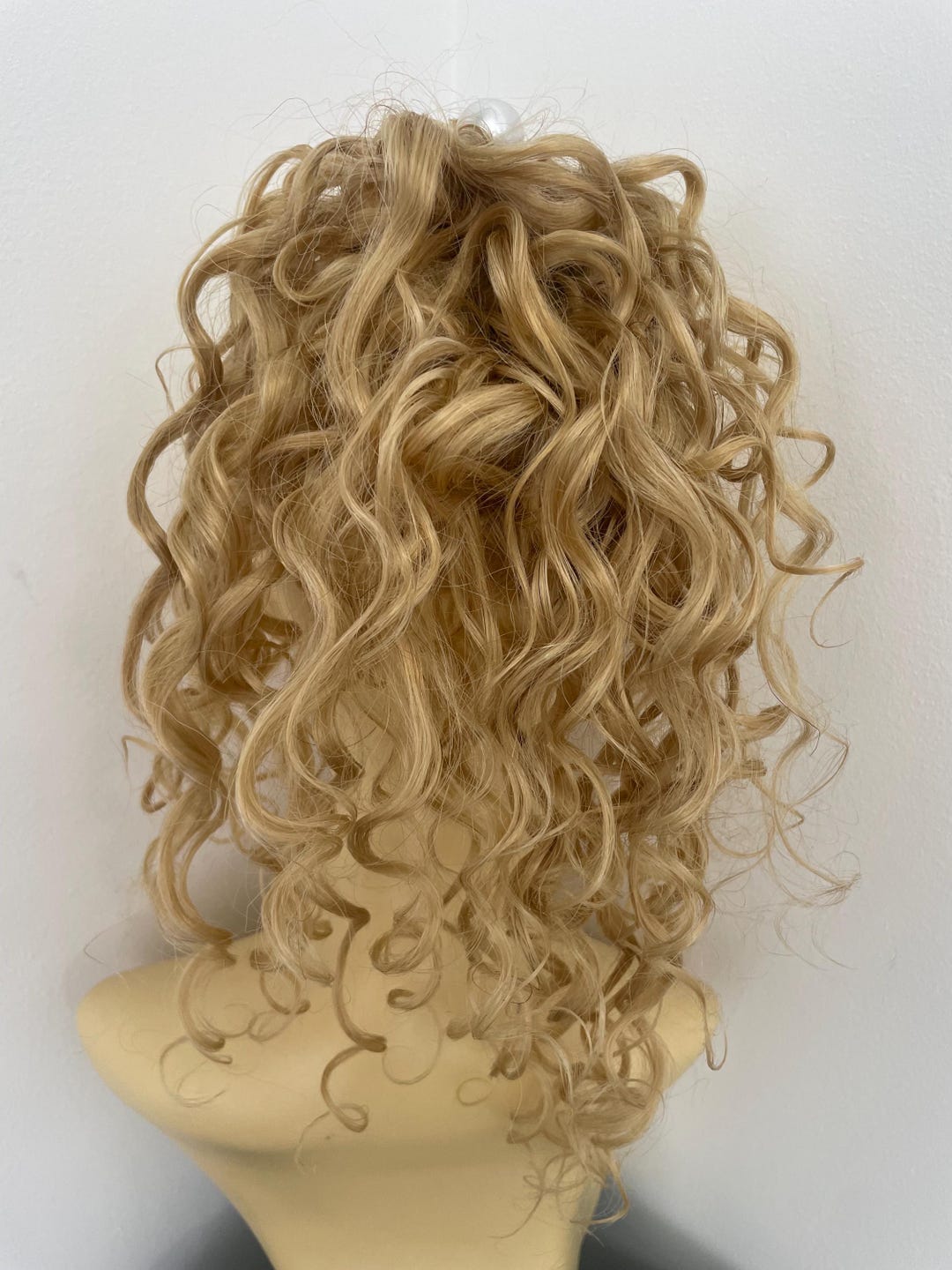 Blend in Golden Blonde Spanish Wave Hair Scrunchie in Human Hair Mix ...