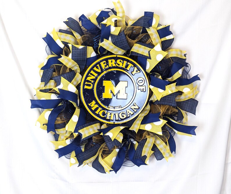 U of M Wreath, Mantel Decor, Graduation Decor, First Home Gift, Front ...
