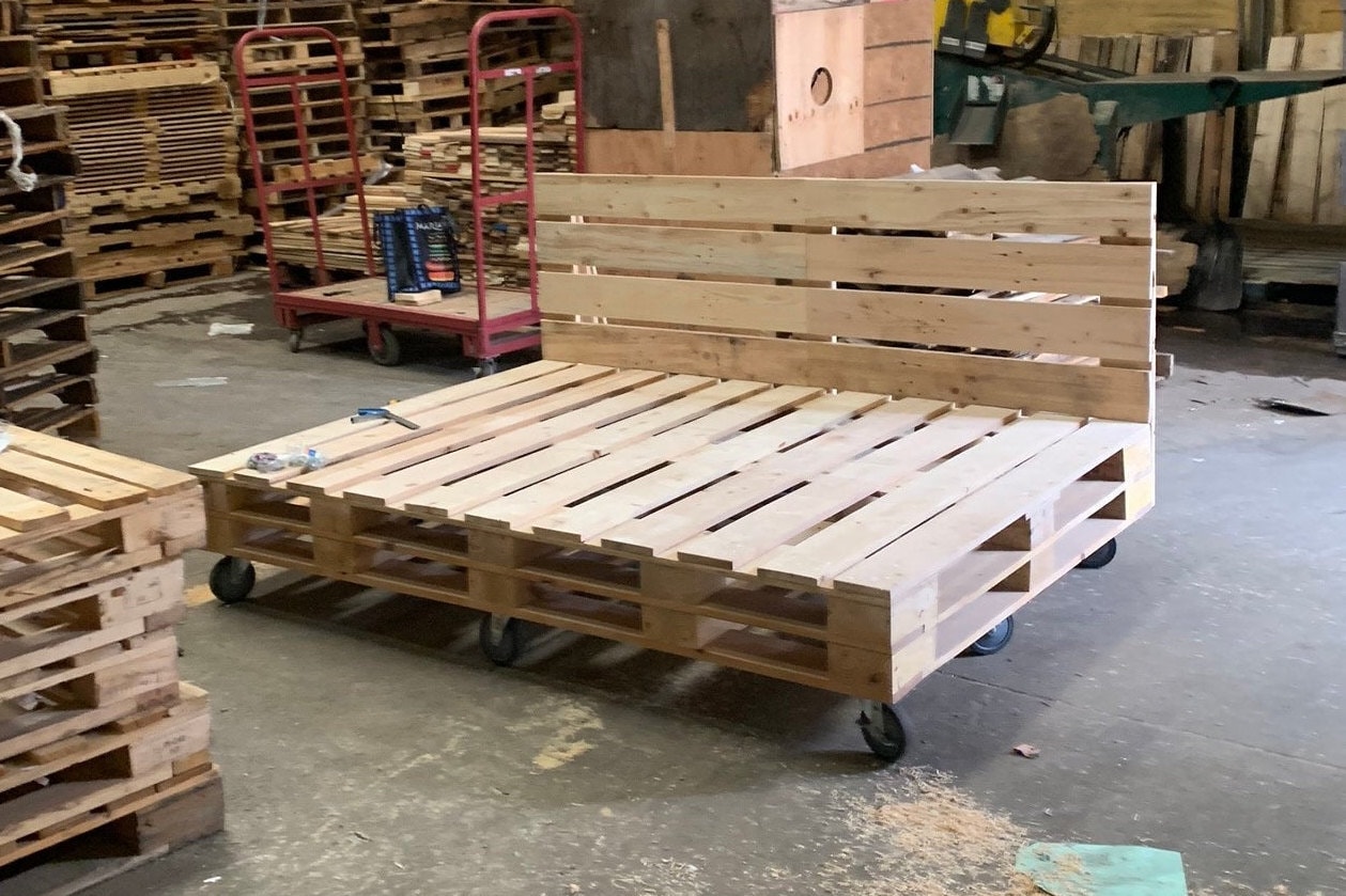 Pallet bed price store