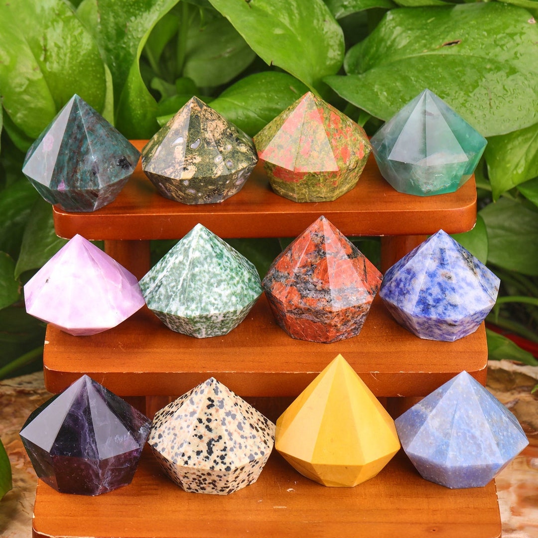 2inches Crystal UFO Hand Carving,quartz Crystal,mineral Specimen,rock ...