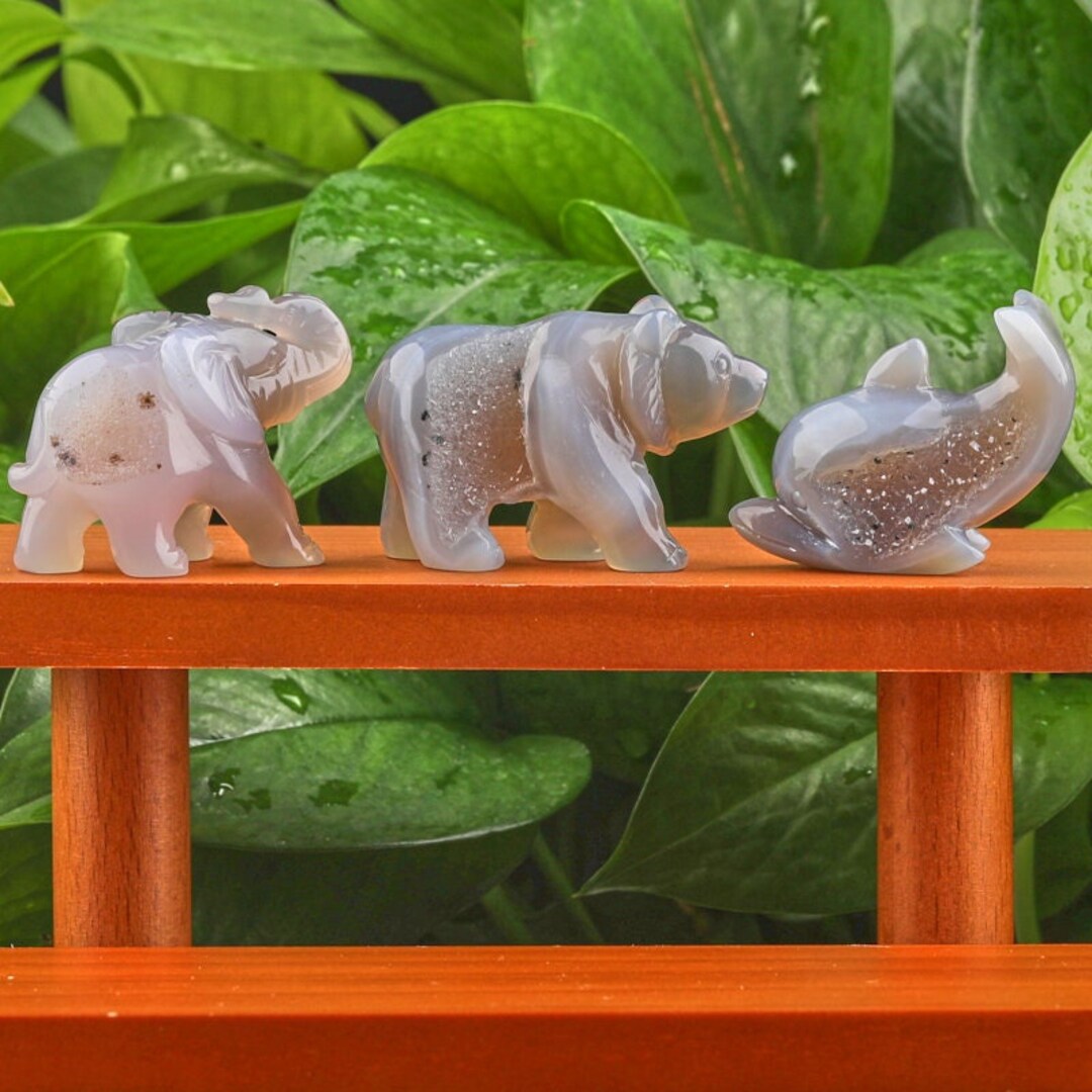 Carved Crystal Animals Figurines Gray Agate Geode Animal Shaped ...