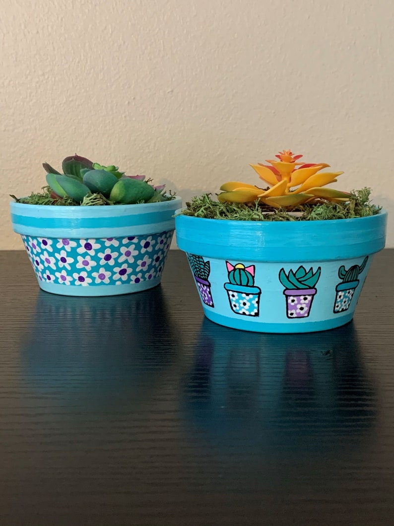 Daisy Planter With Drainage Tray Custom Flower Terracotta - Etsy