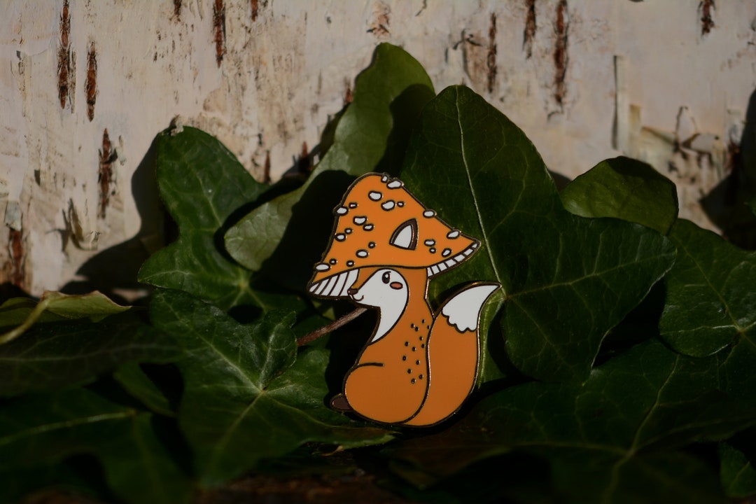 FUNGI FAMILIARS Fly Agaric Fox Pin - Etsy UK