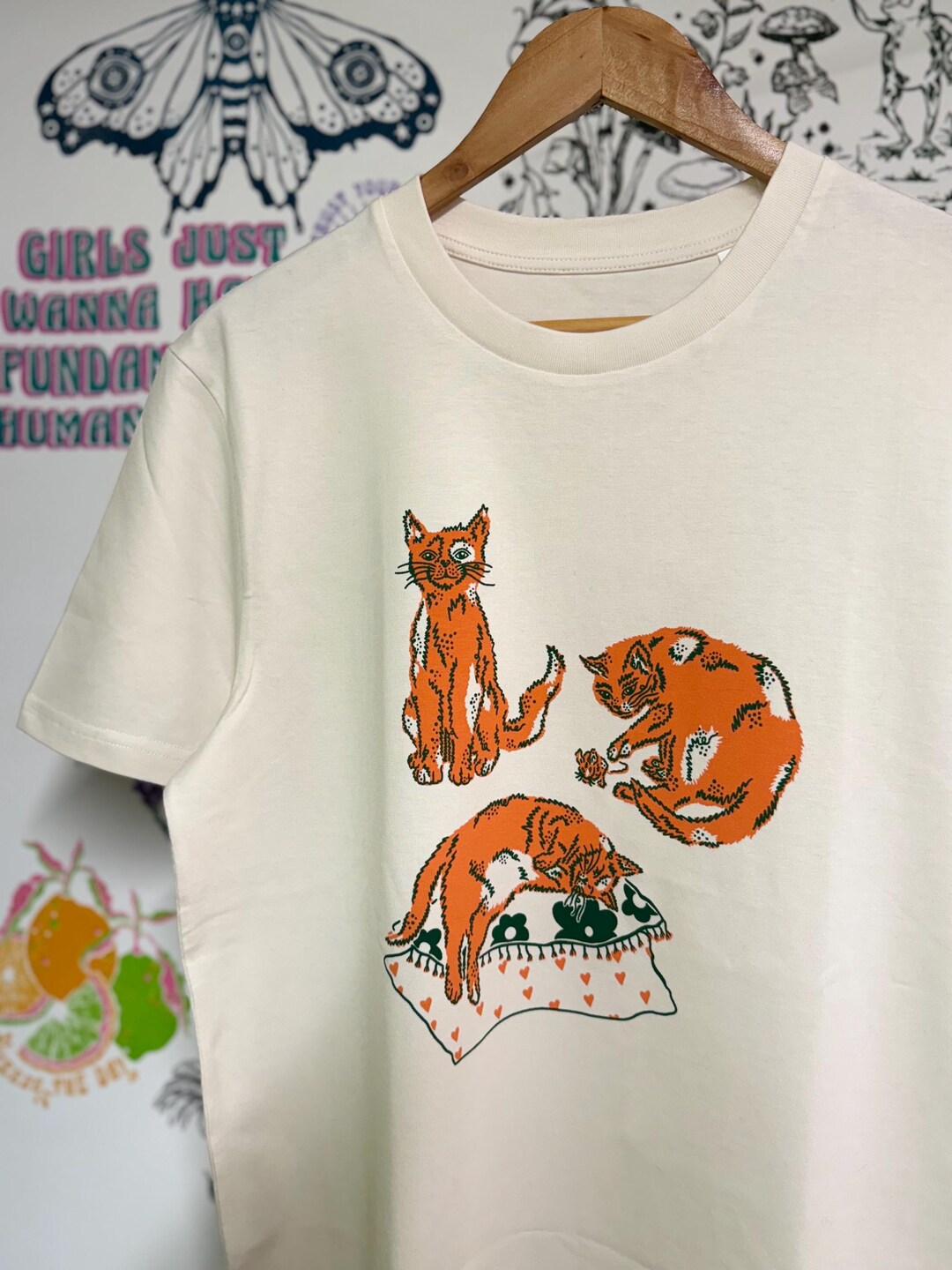 Cosy Cat T-shirt/ Cat Print Tee/ Cat Lover Gift/ Hand Screen Printed ...
