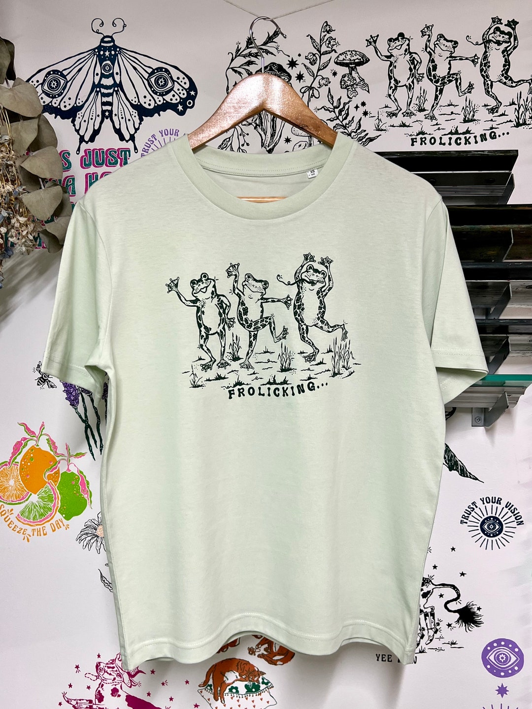 Frolicking Frogs Stem Green T-shirt/ Frogs T-shirt / Frog Print / Fun ...
