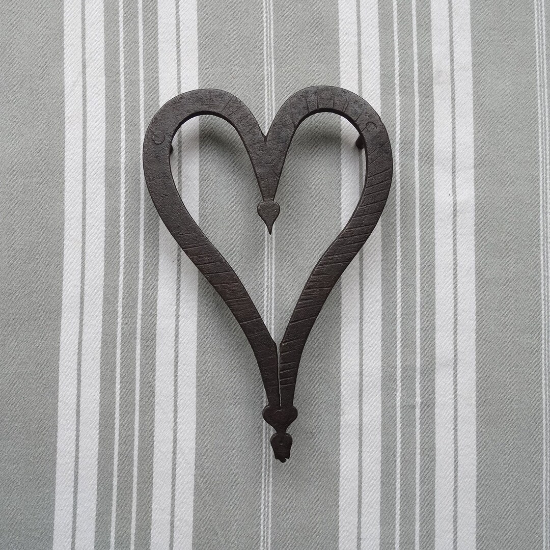 Victorian Wrought Iron Trivet/heart Shaped Kettle Stand/antique Pot ...