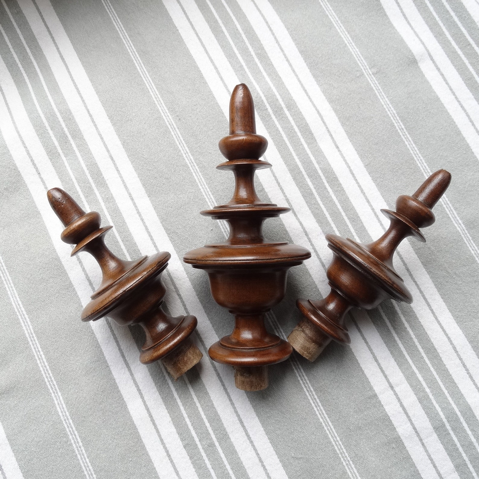 3 Wooden Finials/antique Turned Wood Finials/pediment Embellishments/3 ...