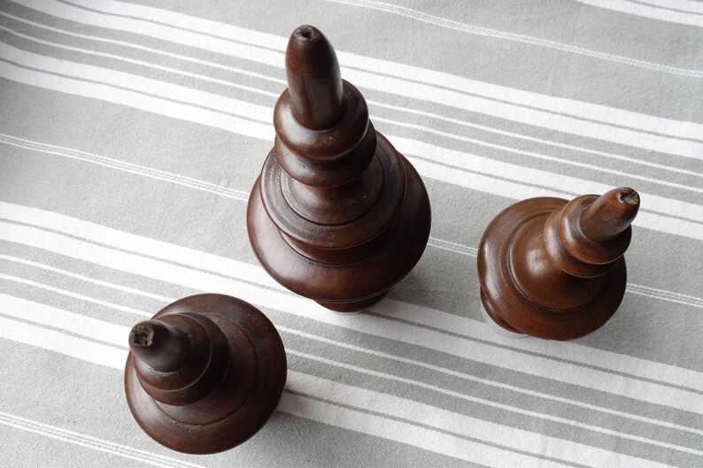 3 Wooden Finials/antique Turned Wood Finials/pediment Embellishments/3 ...
